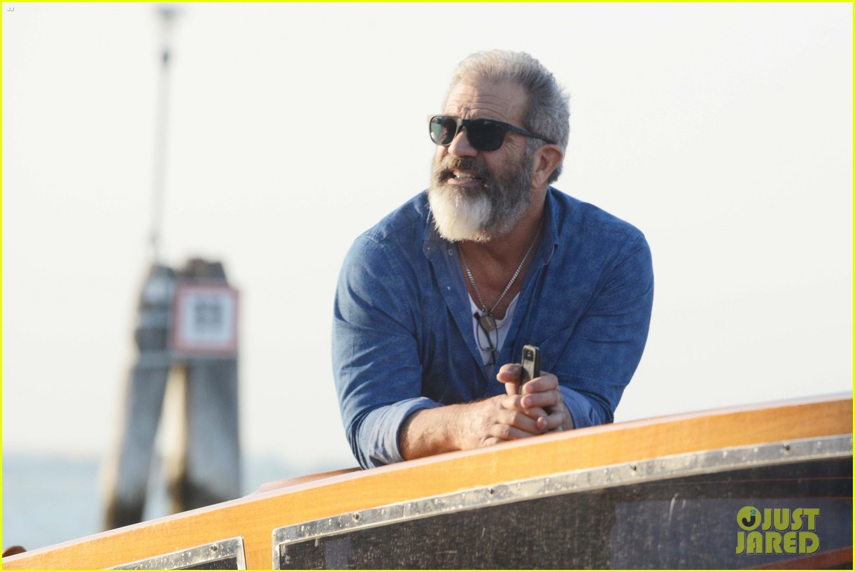 Andrew Garfield & Teresa Palmer Step Out for 'Hacksaw Ridge' Photo Call ...