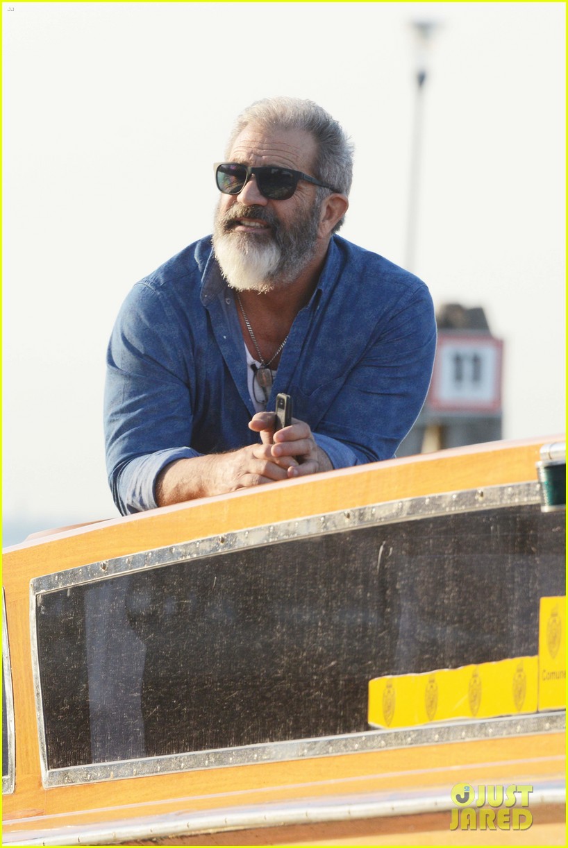 Andrew Garfield & Teresa Palmer Step Out for 'Hacksaw Ridge' Photo Call ...