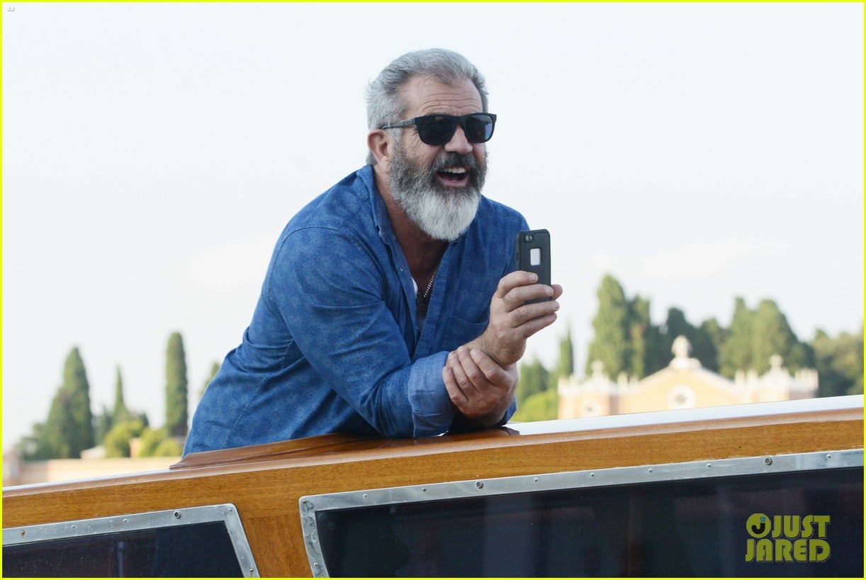 Andrew Garfield & Teresa Palmer Step Out for 'Hacksaw Ridge' Photo Call ...