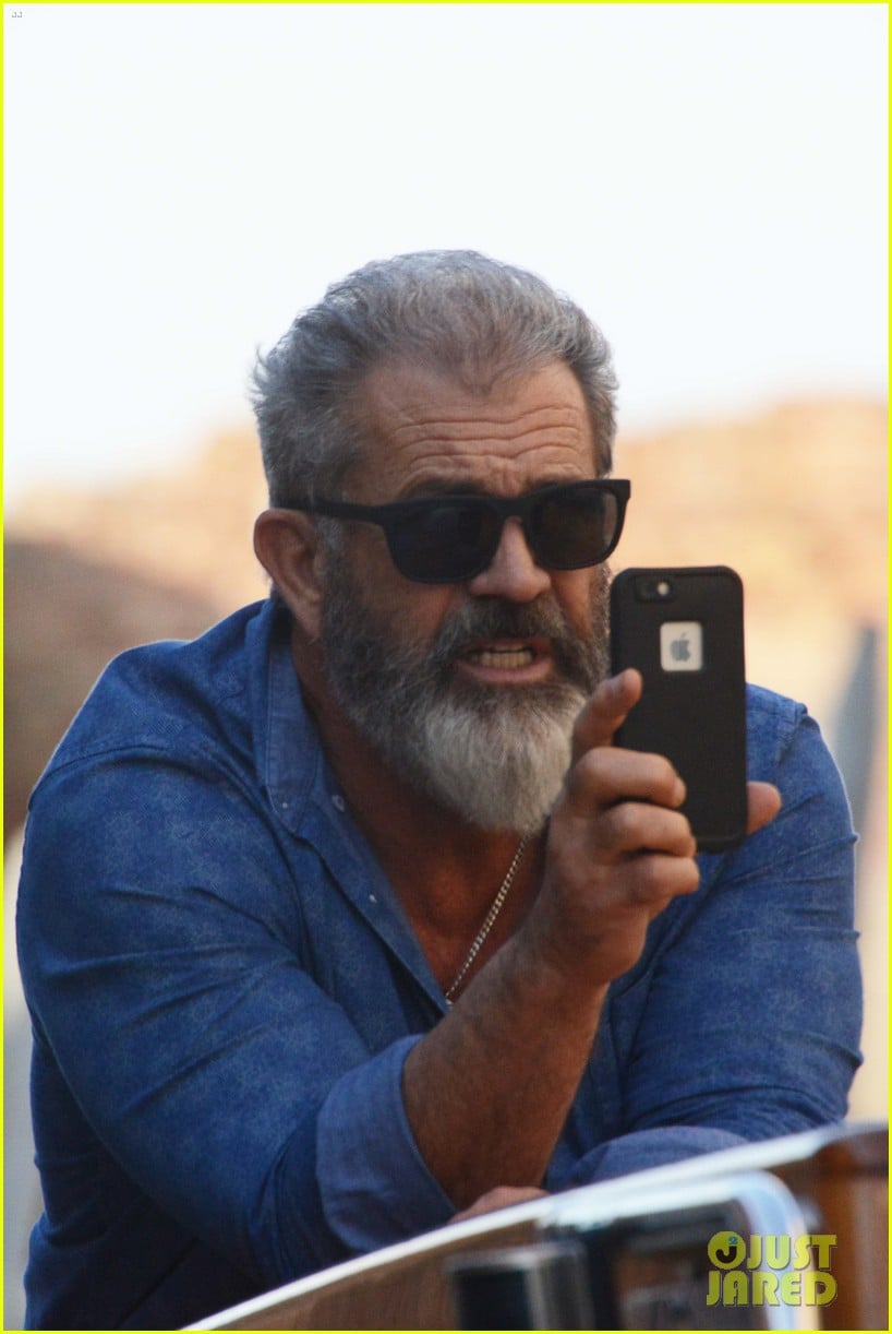 Andrew Garfield & Teresa Palmer Step Out for 'Hacksaw Ridge' Photo Call ...