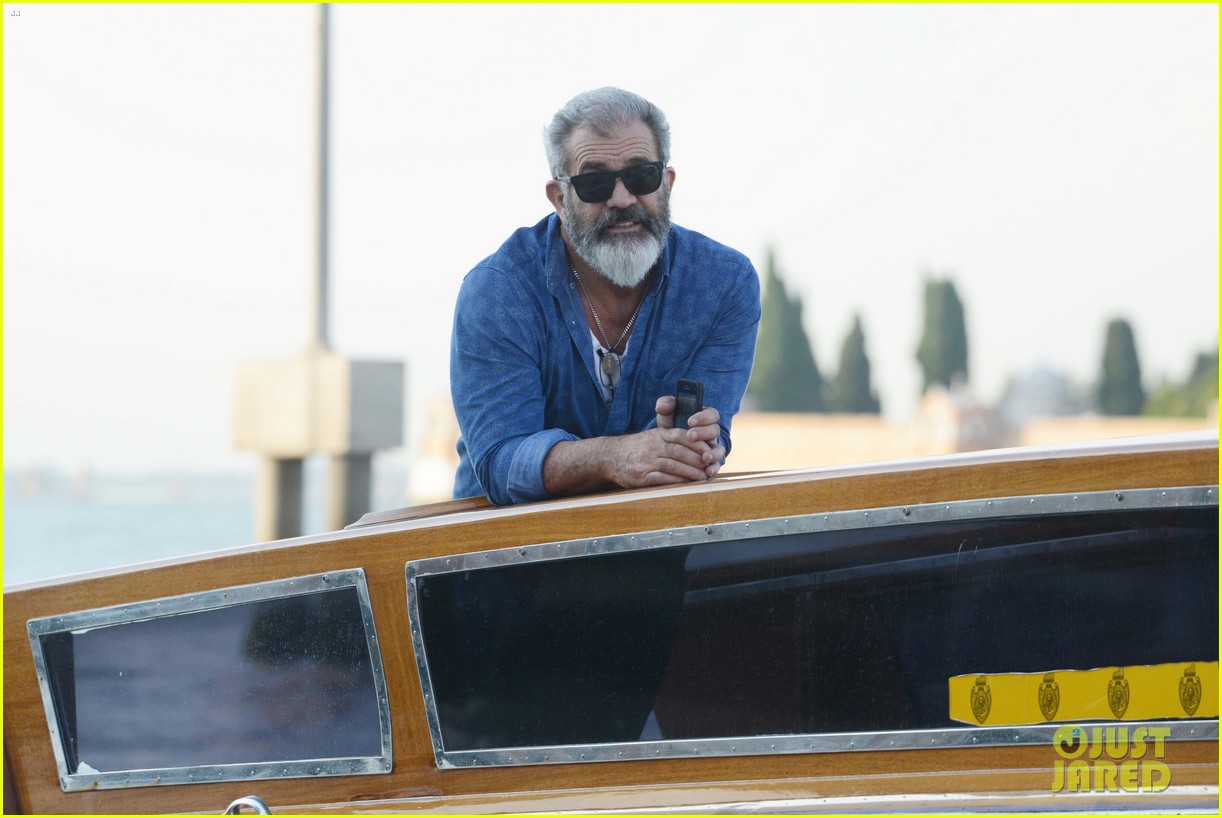 Andrew Garfield & Teresa Palmer Step Out for 'Hacksaw Ridge' Photo Call ...