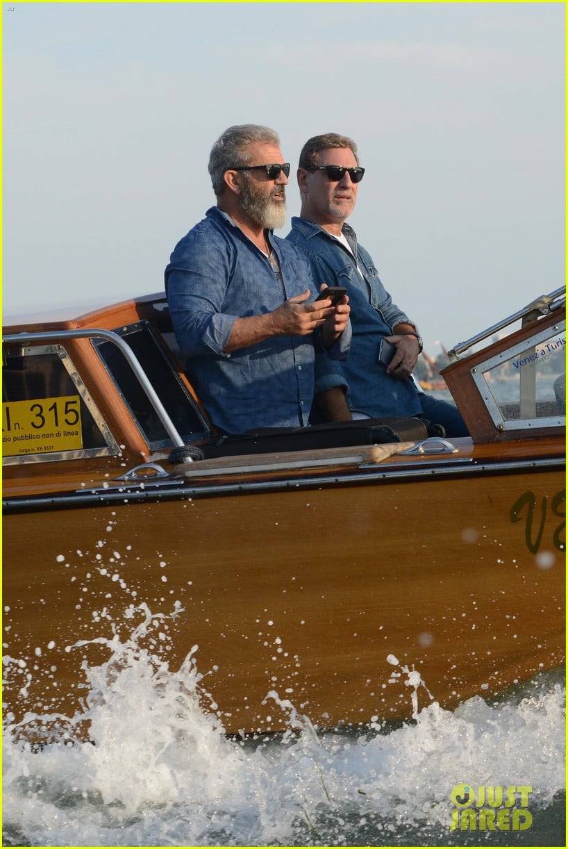 Andrew Garfield & Teresa Palmer Step Out for 'Hacksaw Ridge' Photo Call ...