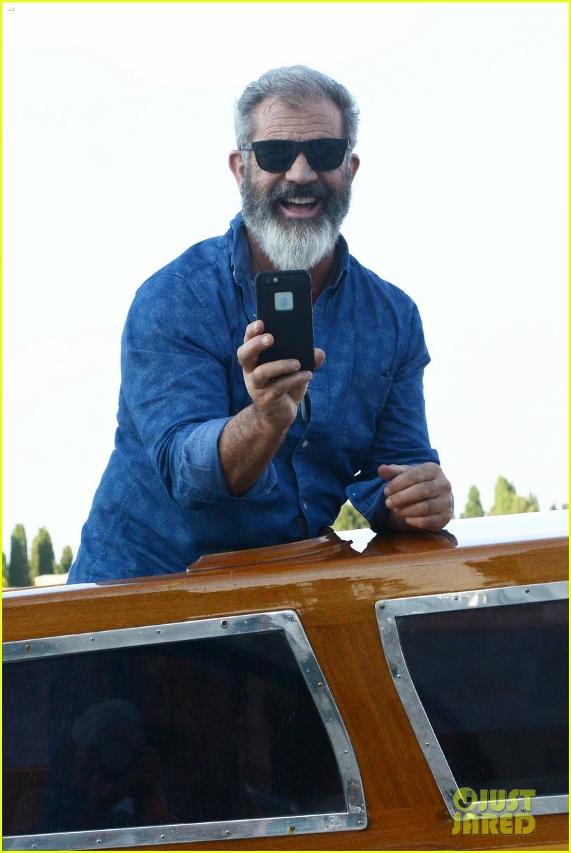 Andrew Garfield & Teresa Palmer Step Out for 'Hacksaw Ridge' Photo Call ...