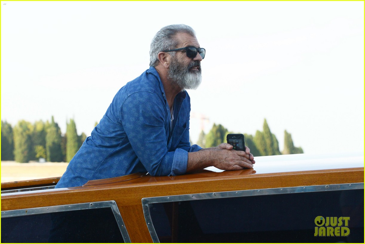 Andrew Garfield & Teresa Palmer Step Out for 'Hacksaw Ridge' Photo Call ...