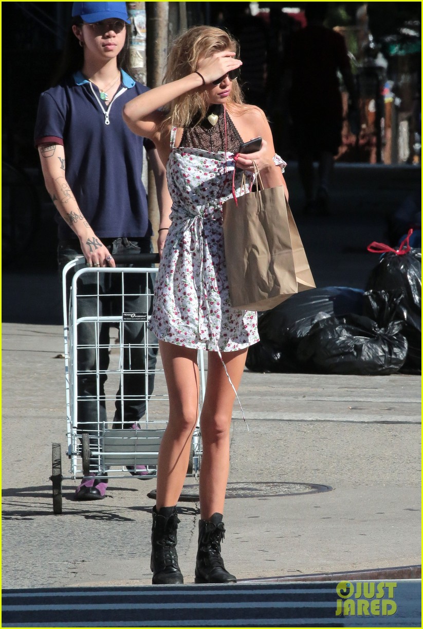 Hailey Baldwin & Dakota Fanning Attend 'It Girls' Luncheon: Photo ...