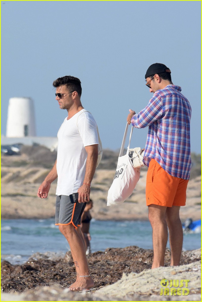 Ricky Martin & Boyfriend Jwan Yosef Vacation on a Boat in Ibiza!: Photo ...