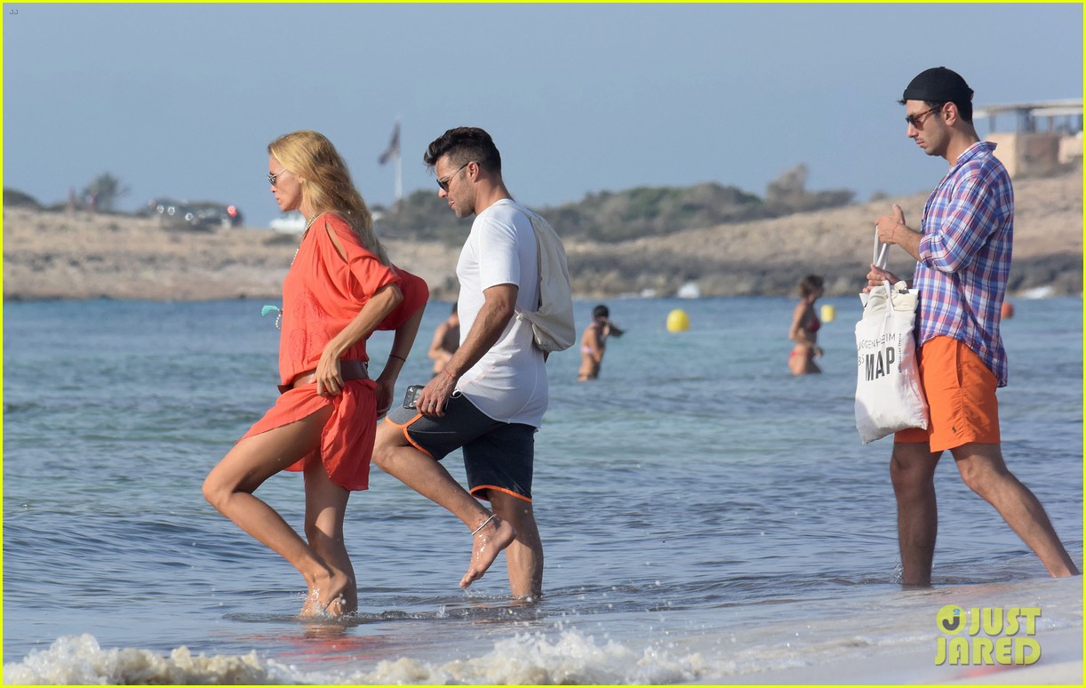 Ricky Martin & Boyfriend Jwan Yosef Vacation on a Boat in Ibiza!: Photo ...