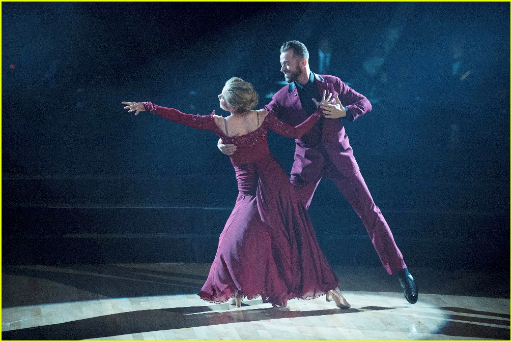 Maureen McCormick & Artem Chigvintsev Dance the Viennese Waltz on 'DWTS ...