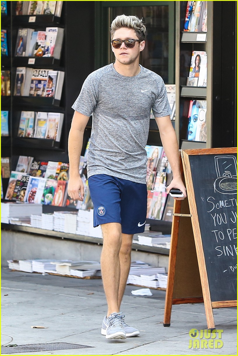 Niall Horan Steps Out After Reportedly Signing Solo Record Deal: Photo ...