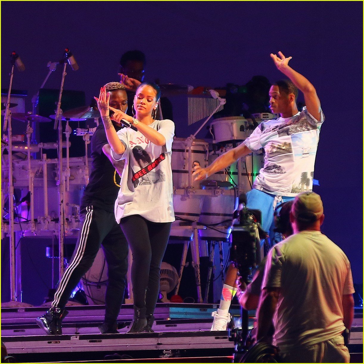 Rihanna Gets Ready For Her Global Citizen Festival Performance: Photo ...