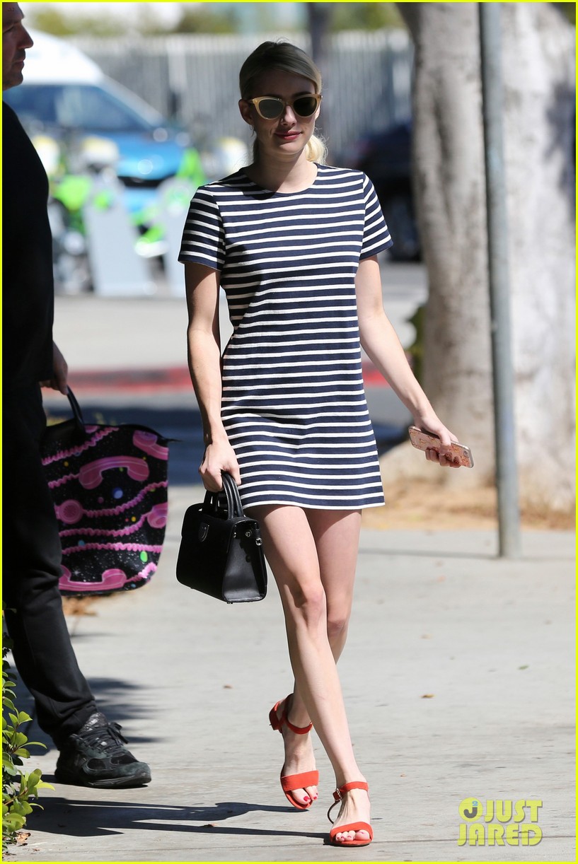 Emma Roberts Shows off How She Keeps Her Washboard Abs!: Photo 3762870 ...