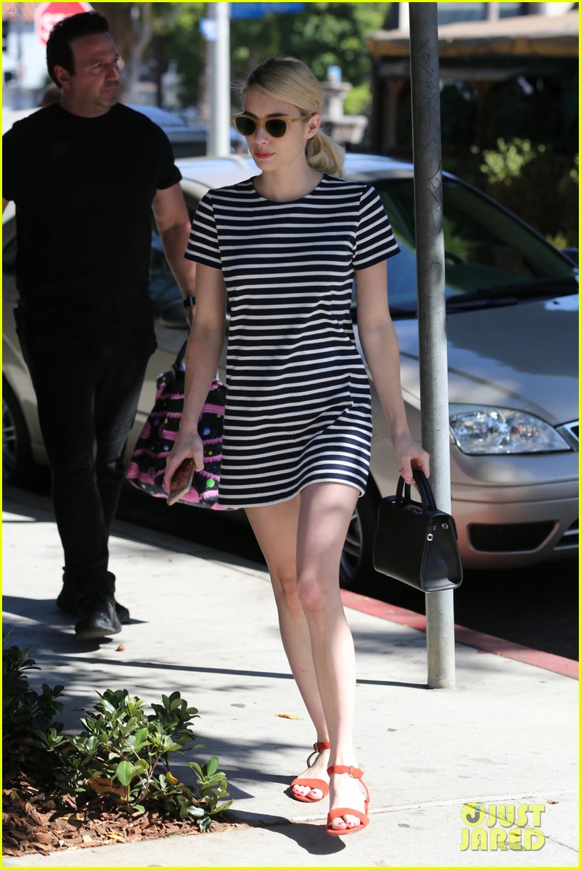 Emma Roberts Shows off How She Keeps Her Washboard Abs!: Photo 3762881 ...