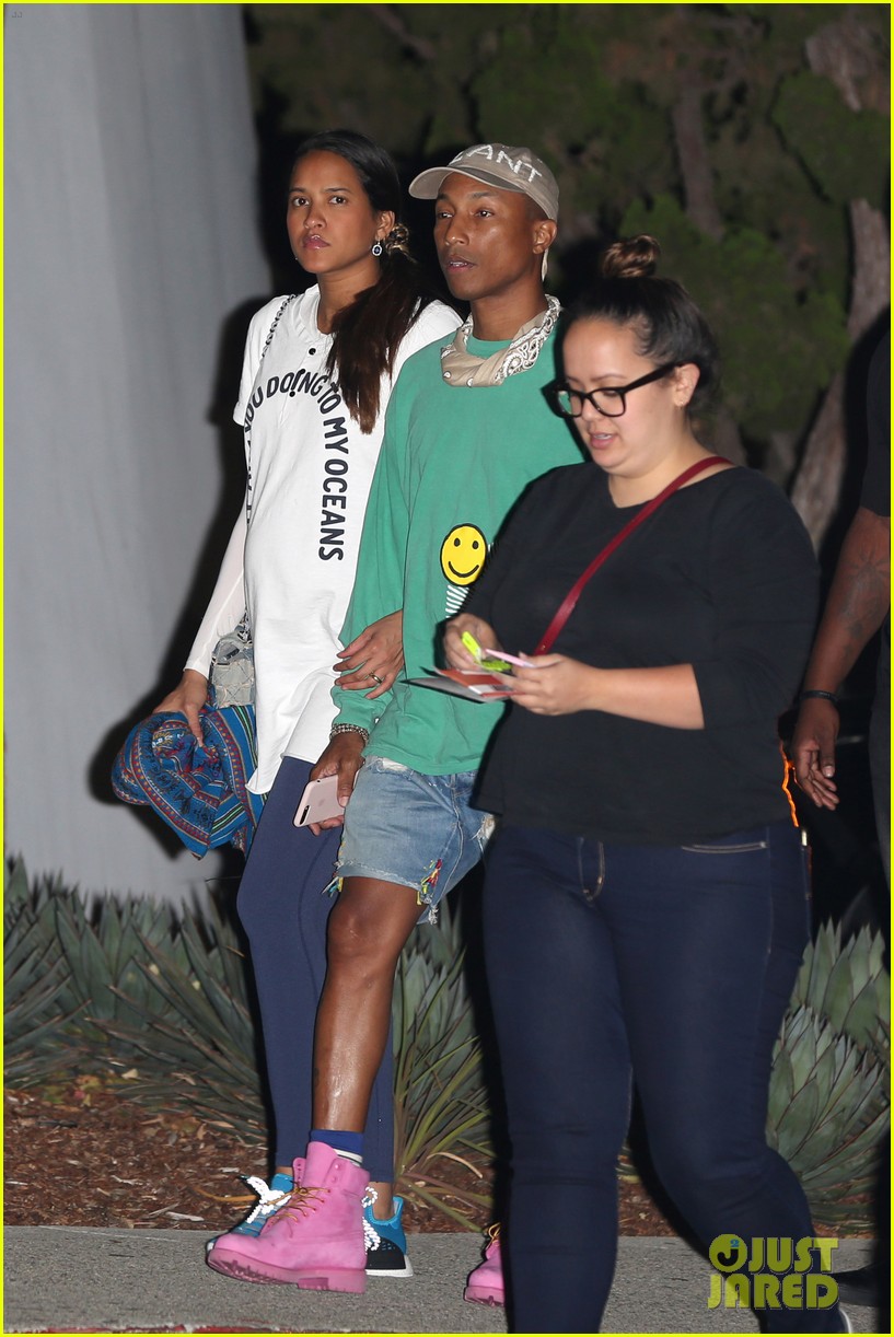 Gwen Stefani & Pharrell Williams Hit Up Drake's Concert!: Photo 3773040 ...
