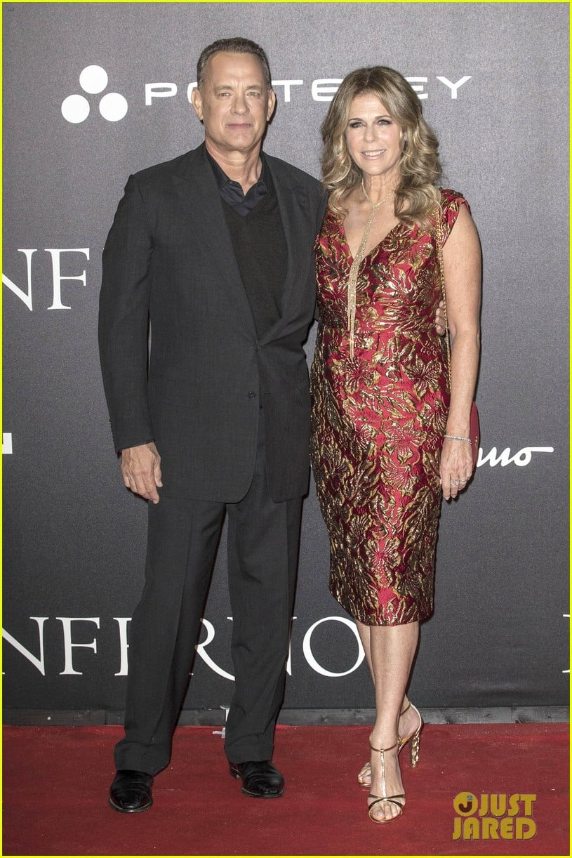 Ben Foster Brings New Fiancee Laura Prepon to 'Inferno' Premiere in ...