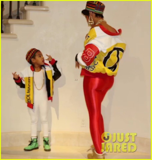 Beyoncé & Blue Ivy Dress Up As Salt-N-Pepa for Halloween!: Photo ...