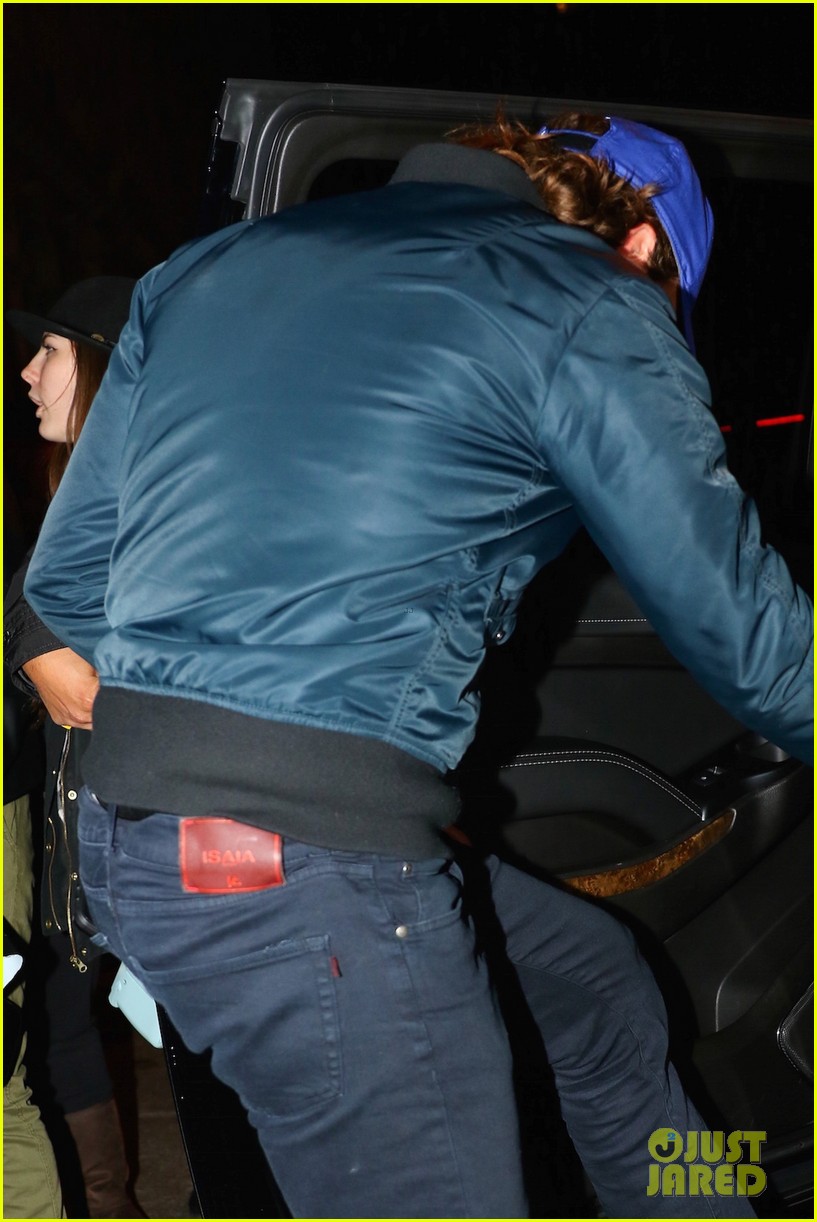 Bradley Cooper Parties With Tom Hanks After 'SNL' in NYC: Photo 3791555 ...