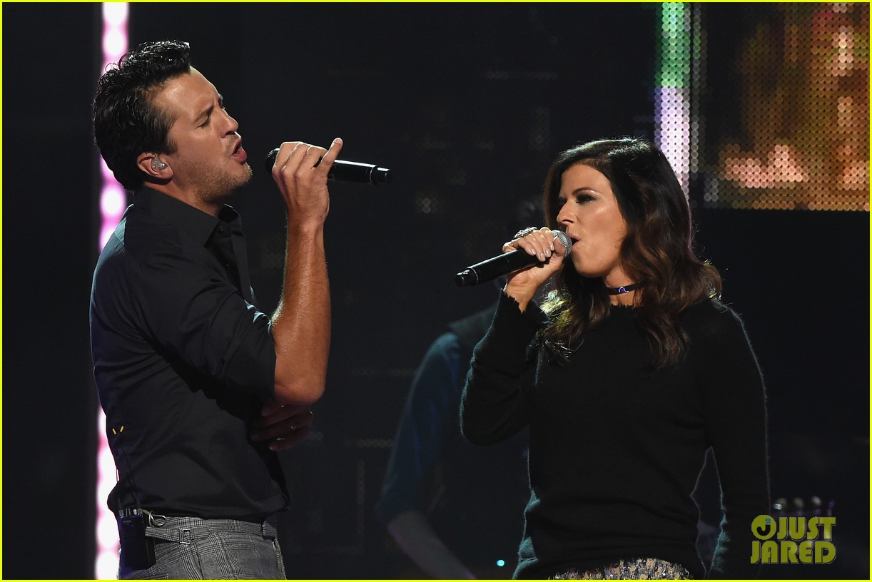 Luke Bryan & Thomas Rhett Buddy Up At CMT's Artists of the Year Awards ...