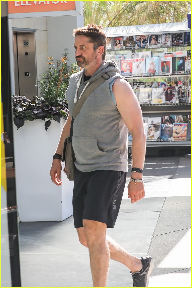 Gerard Butler Gets in SoulCycle Workout: Photo 3789845 | Gerard Butler ...
