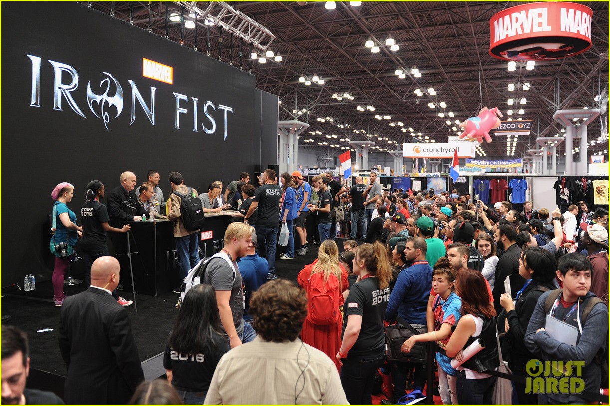 Finn Jones, Krysten Ritter, & More Rep Marvel at NYCC 2016: Photo 3781487 | Charlie Cox, David ...