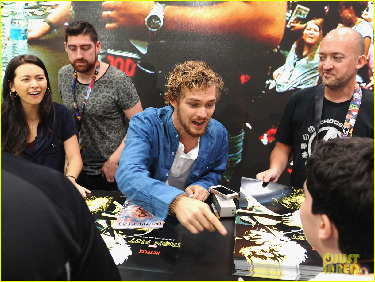 Finn Jones, Krysten Ritter, & More Rep Marvel at NYCC 2016: Photo 3781489 | Charlie Cox, David ...