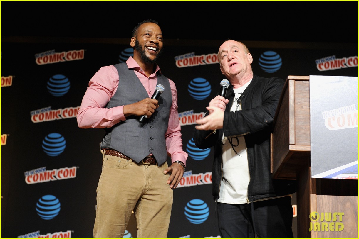 Finn Jones, Krysten Ritter, & More Rep Marvel at NYCC 2016: Photo 3781506 | Charlie Cox, David ...