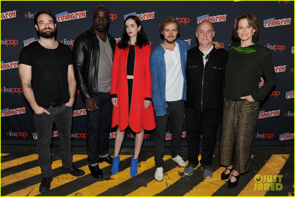 Finn Jones, Krysten Ritter, & More Rep Marvel at NYCC 2016: Photo 3781514 | Charlie Cox, David ...