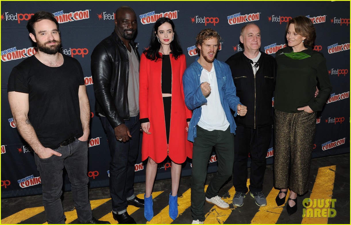 Finn Jones, Krysten Ritter, & More Rep Marvel at NYCC 2016: Photo 3781515 | Charlie Cox, David ...