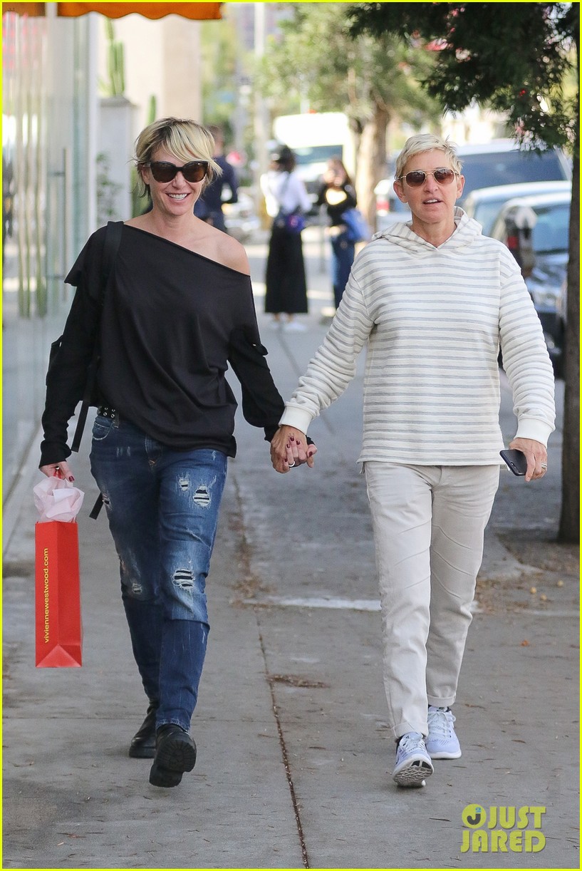Ellen DeGeneres & Portia de Rossi Hold Hands While Shopping: Photo ...