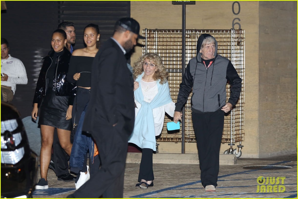 Drake Spends His Birthday at Dinner with His Mom!: Photo 3793833 ...