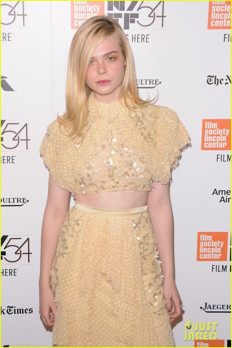 Elle Fanning & Annette Bening Premiere '20th Century Women' at New York ...