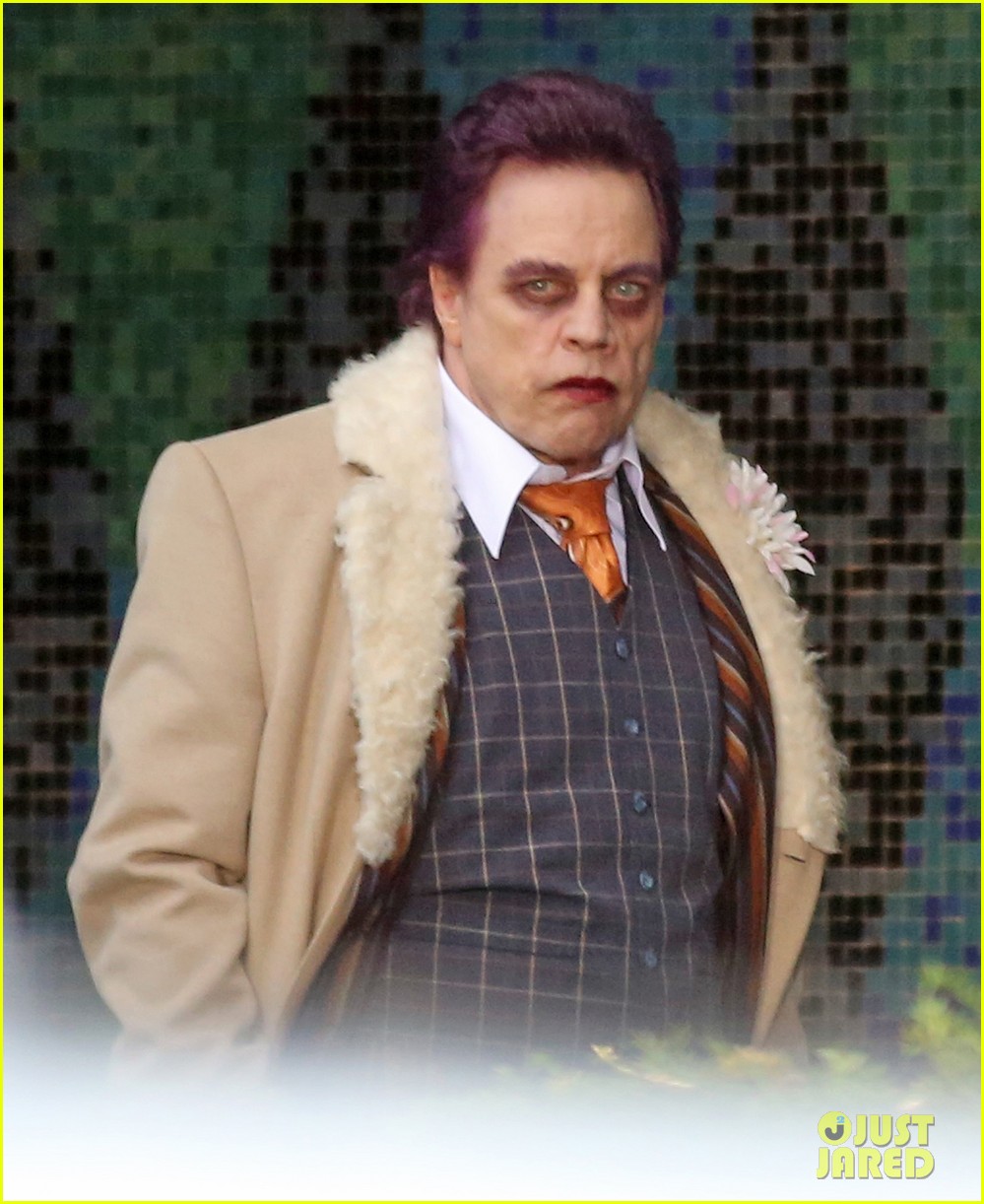 Mark Hamill Returns to 'The Flash' as Trickster in New Set Photos ...