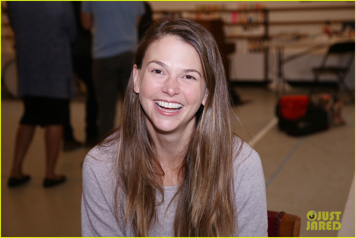 Sutton Foster Promotes 'Sweet Charity' at NYC Photo Call!: Photo ...