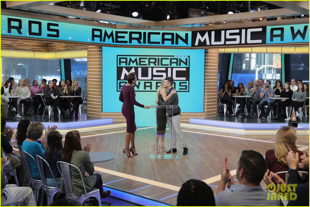 Joe Jonas & Rachel Platten Announce AMA 2016 Nominations: Photo 3782295 ...