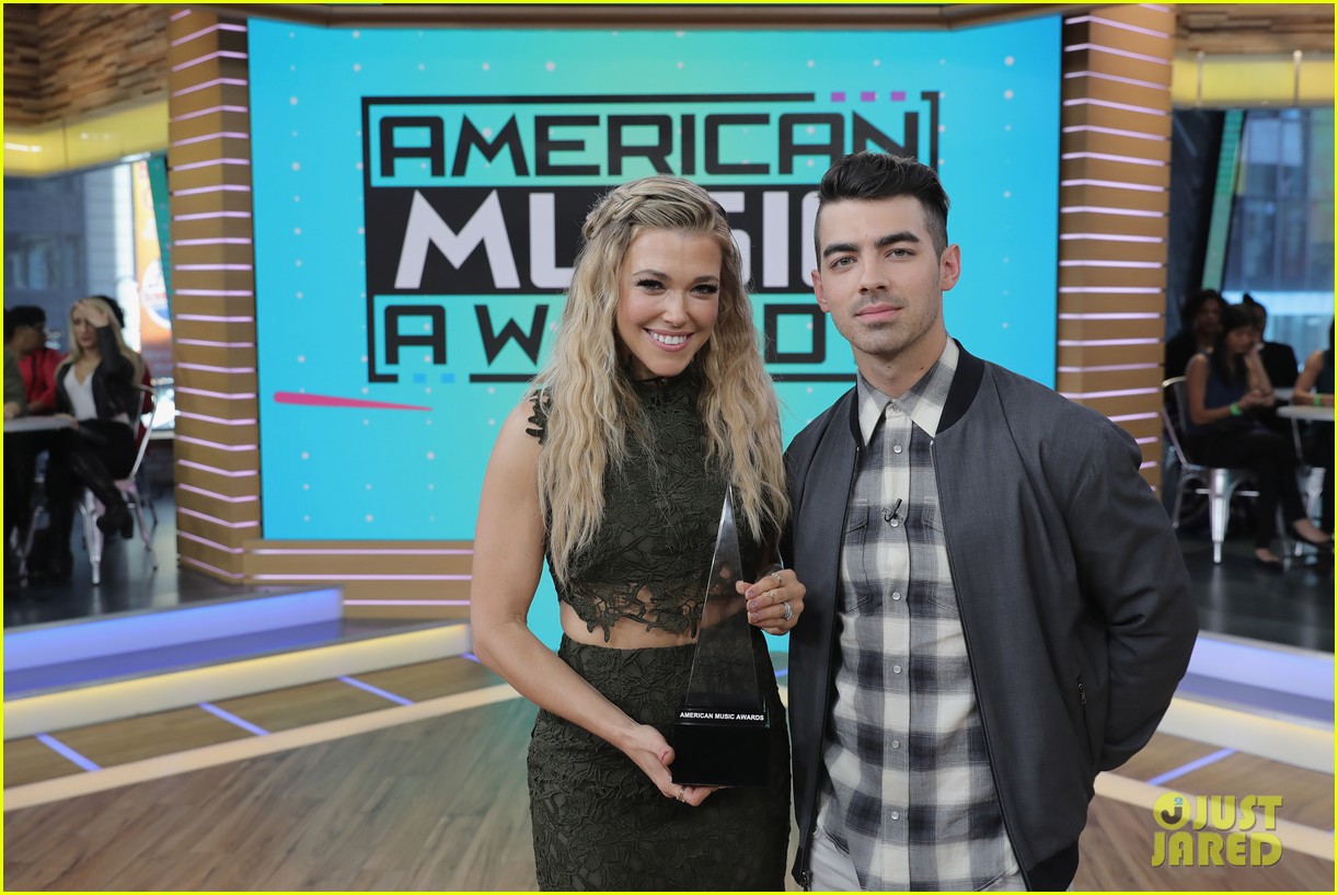 Joe Jonas & Rachel Platten Announce AMA 2016 Nominations: Photo 3782298 ...