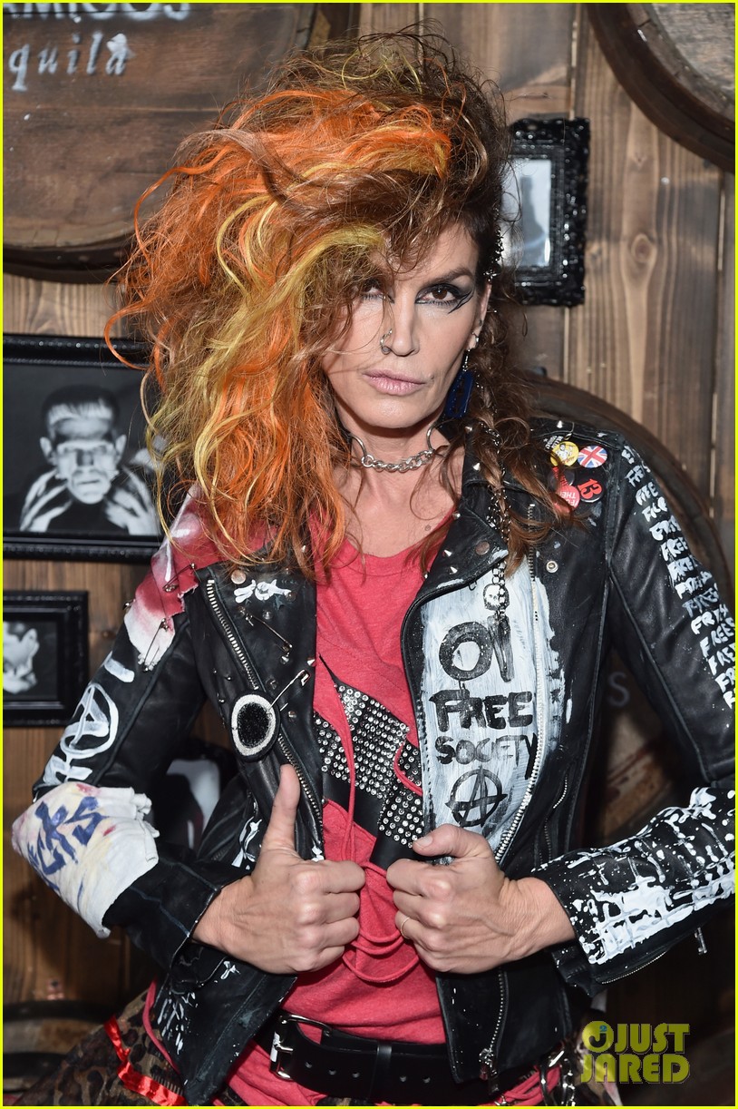Cindy Crawford & Rande Gerber Have a Punk Rock Family Costume For ...