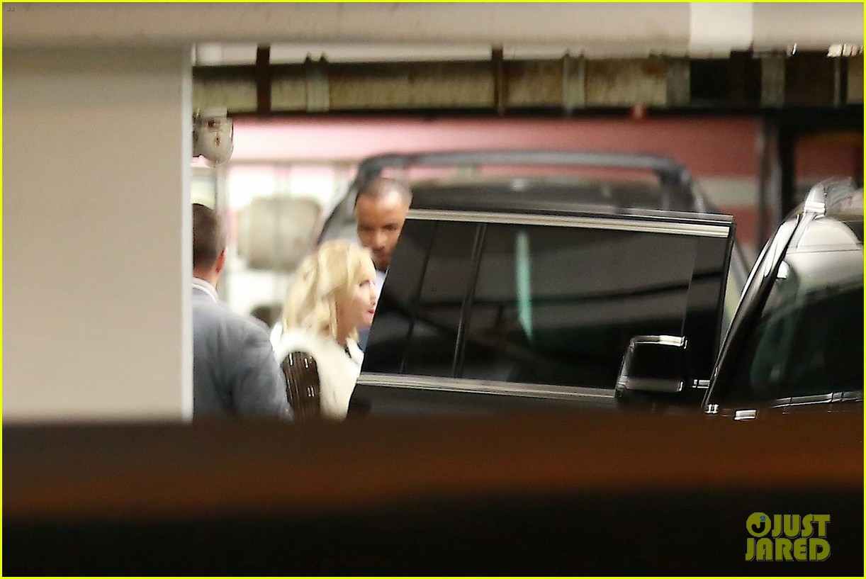 Jennifer Lawrence Steps Out with Darren Aronofsky Amid Dating Rumors ...