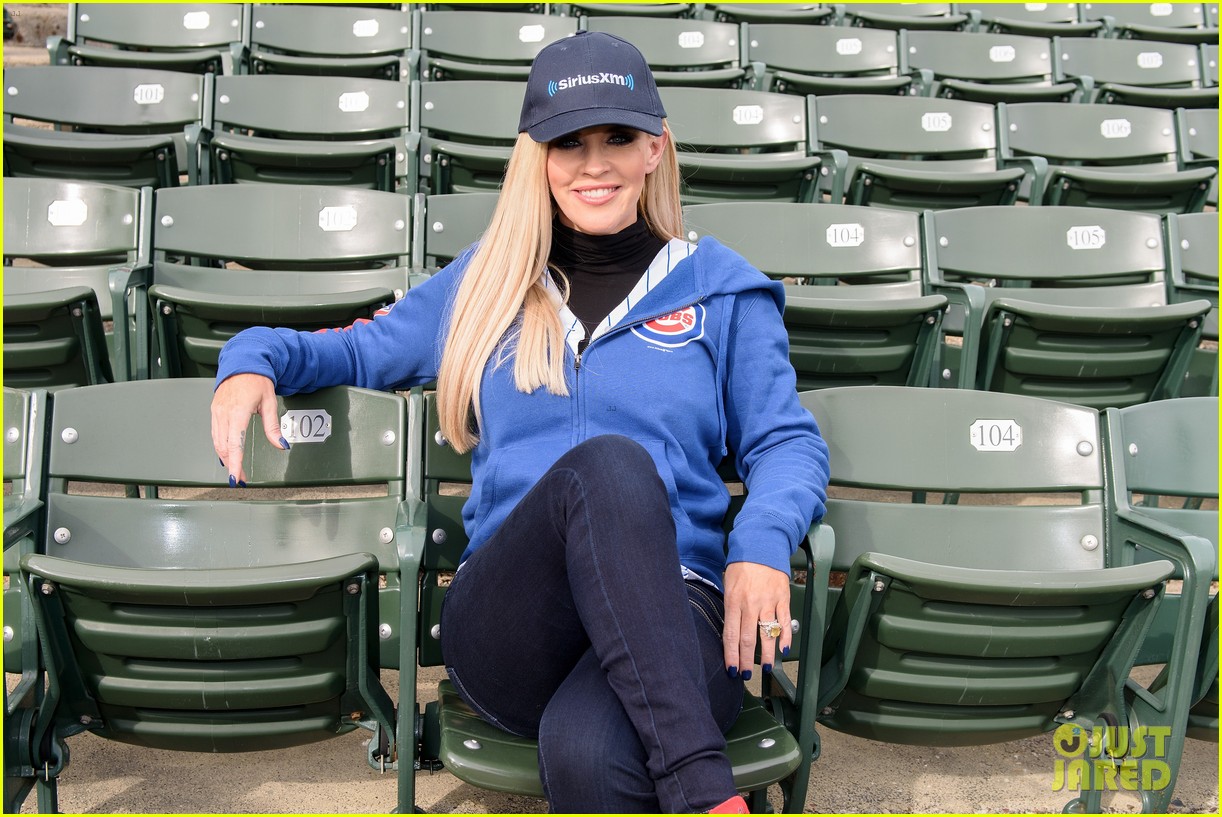 Jenny McCarthy Hosts Radio Show From Wrigley Field Before Game 3 of ...