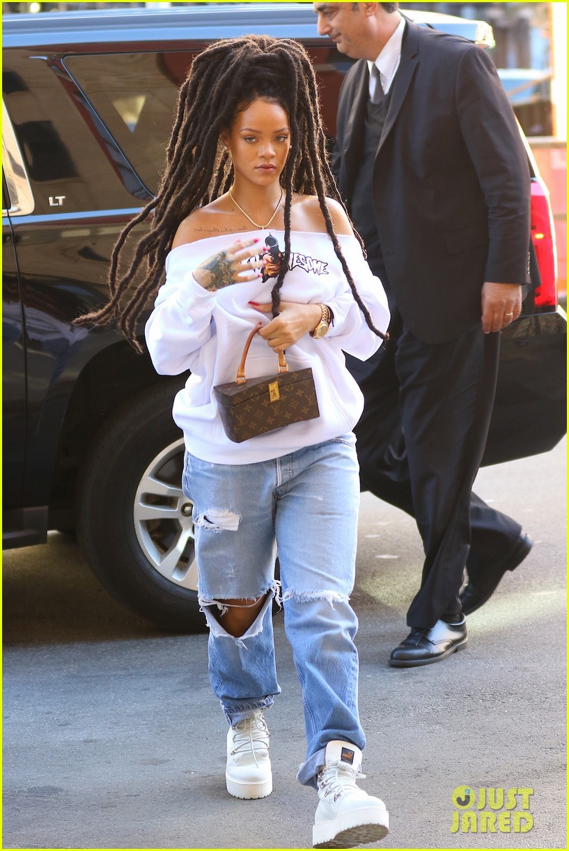 Rihanna Continues Rocking Her New Dreadlocks!: Photo 3778800 | Rihanna ...