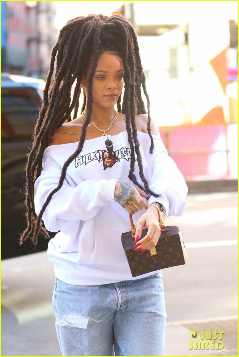 Rihanna Continues Rocking Her New Dreadlocks!: Photo 3778805 | Rihanna ...