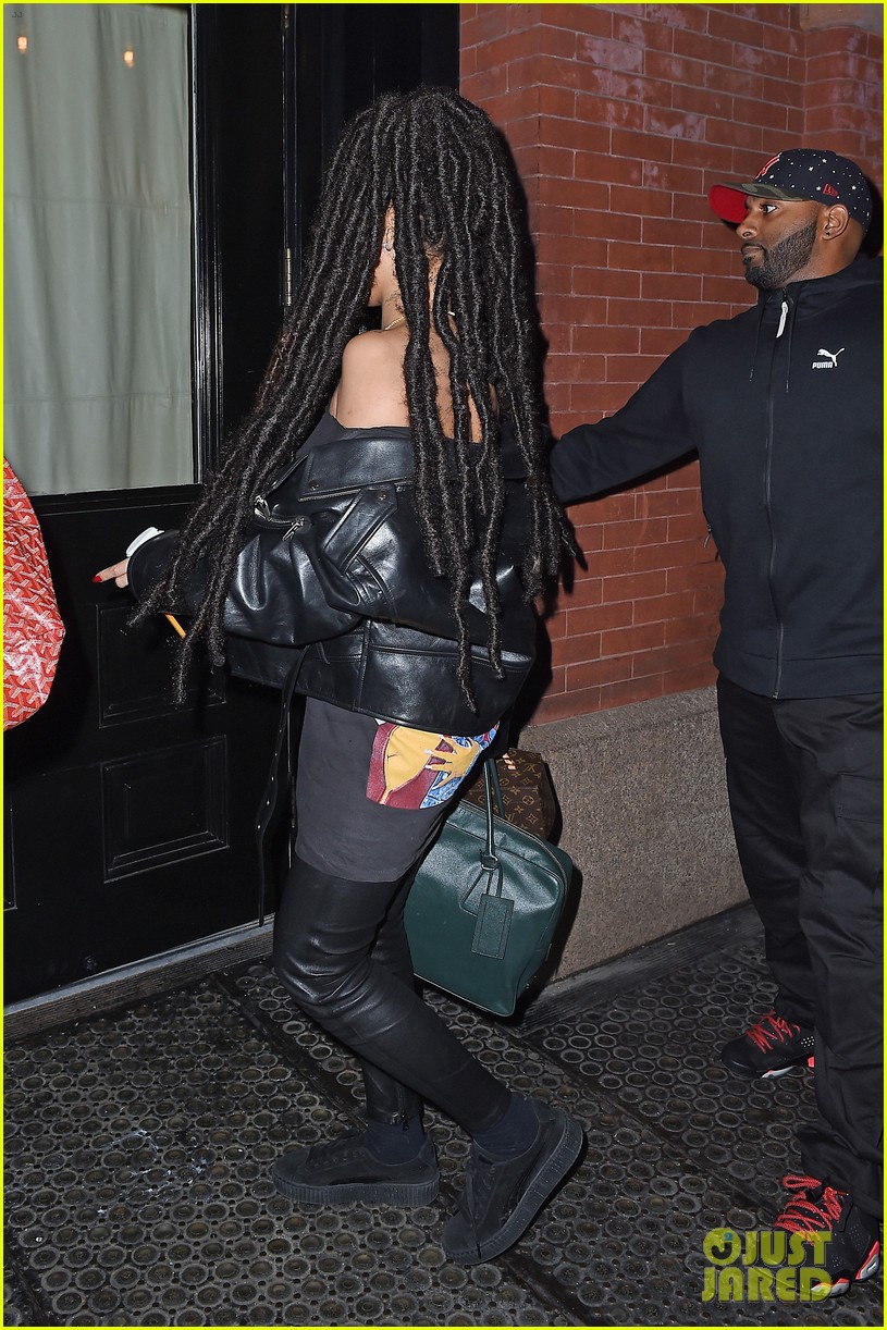 Rihanna Debuts Long Dreadlocks After Paris Fashion Week Trip: Photo ...