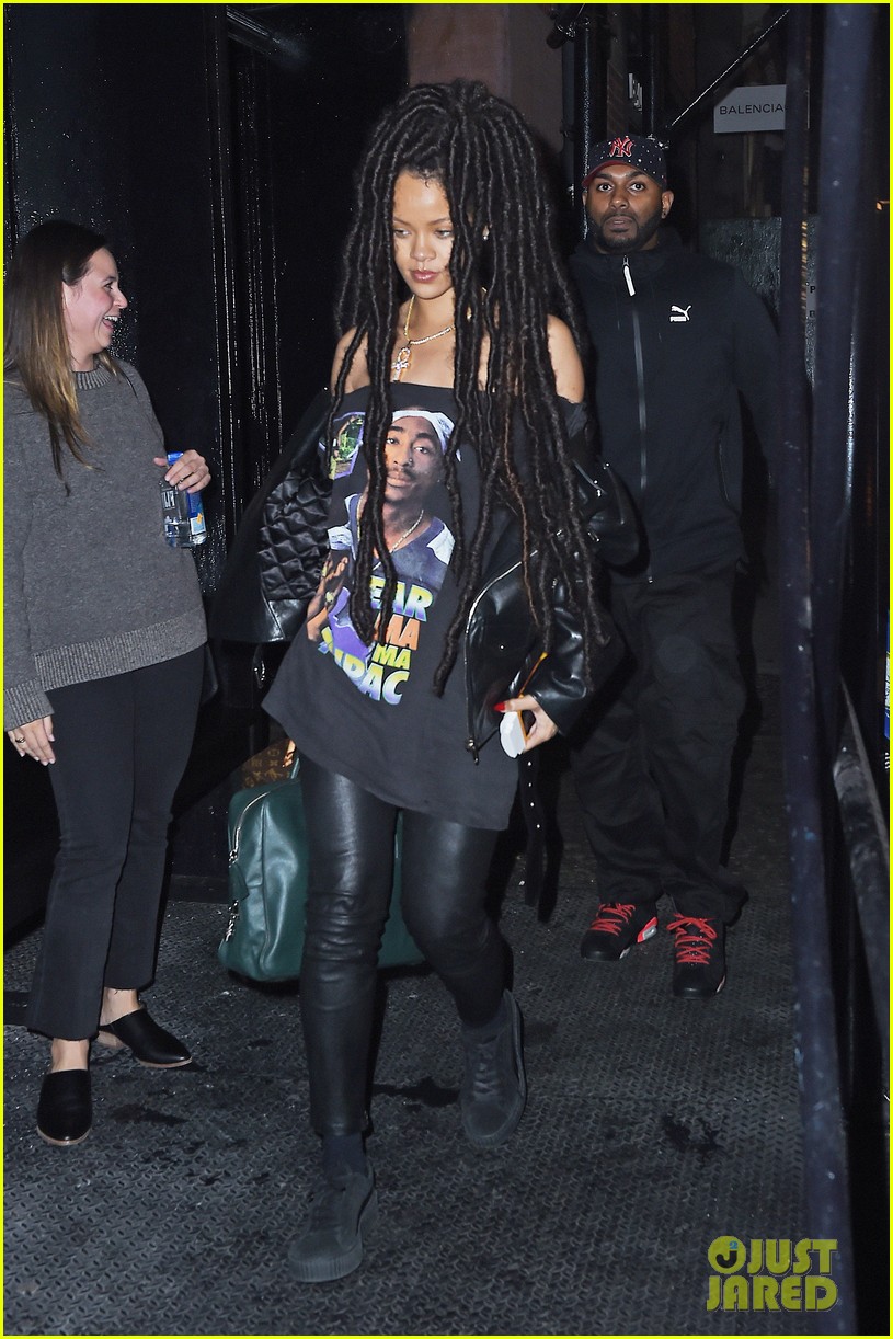 Rihanna Debuts Long Dreadlocks After Paris Fashion Week Trip: Photo ...