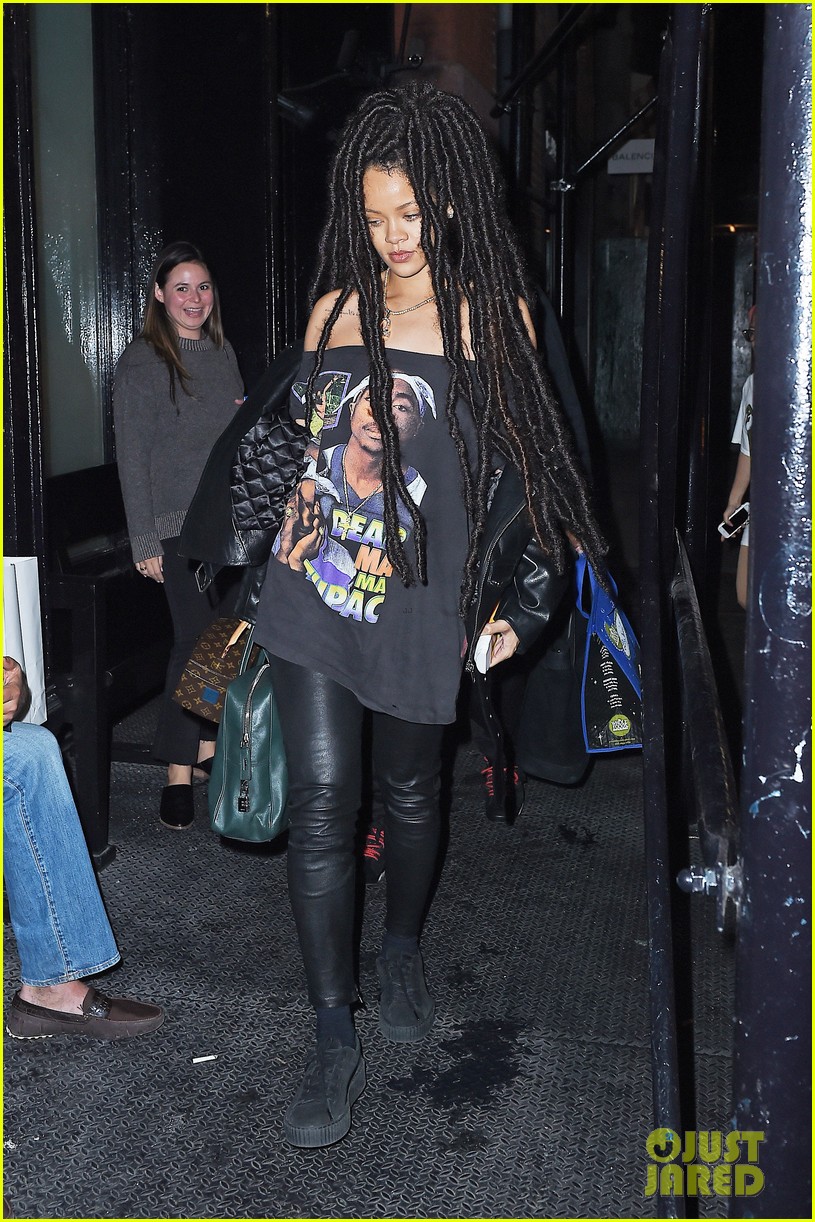 Rihanna Debuts Long Dreadlocks After Paris Fashion Week Trip: Photo ...