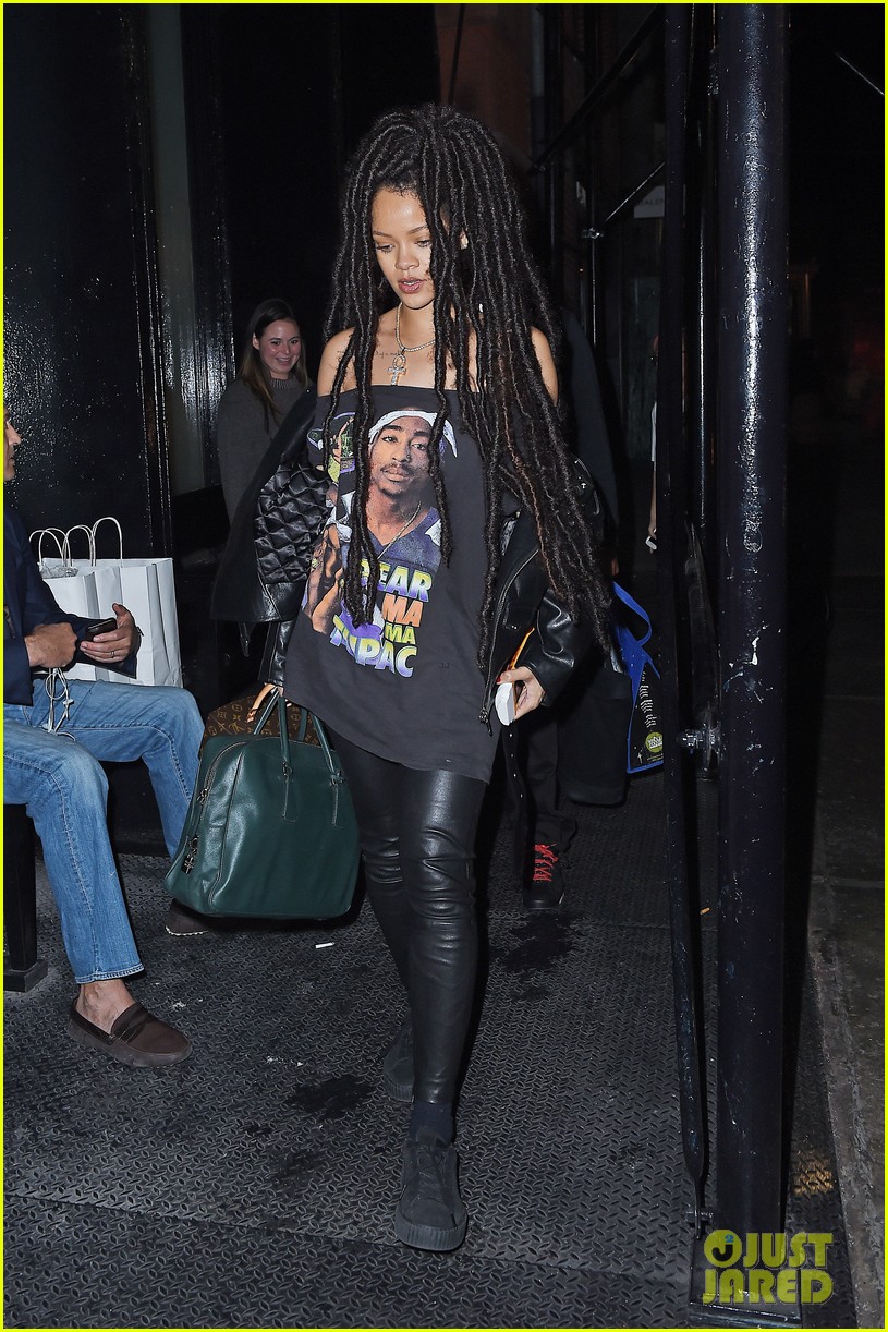 Rihanna Debuts Long Dreadlocks After Paris Fashion Week Trip: Photo ...