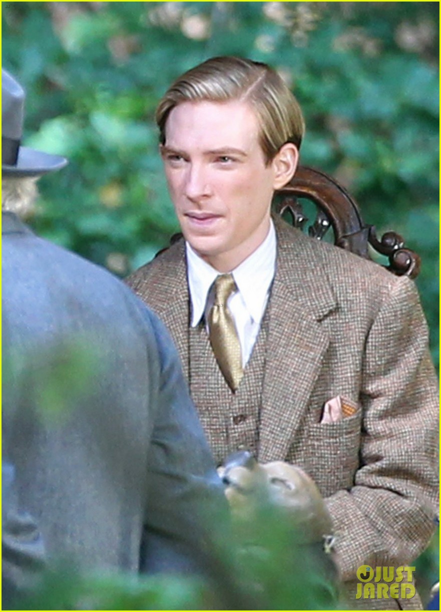 Margot Robbie Gets Into Character for 'Christopher Robin' Movie: Photo ...