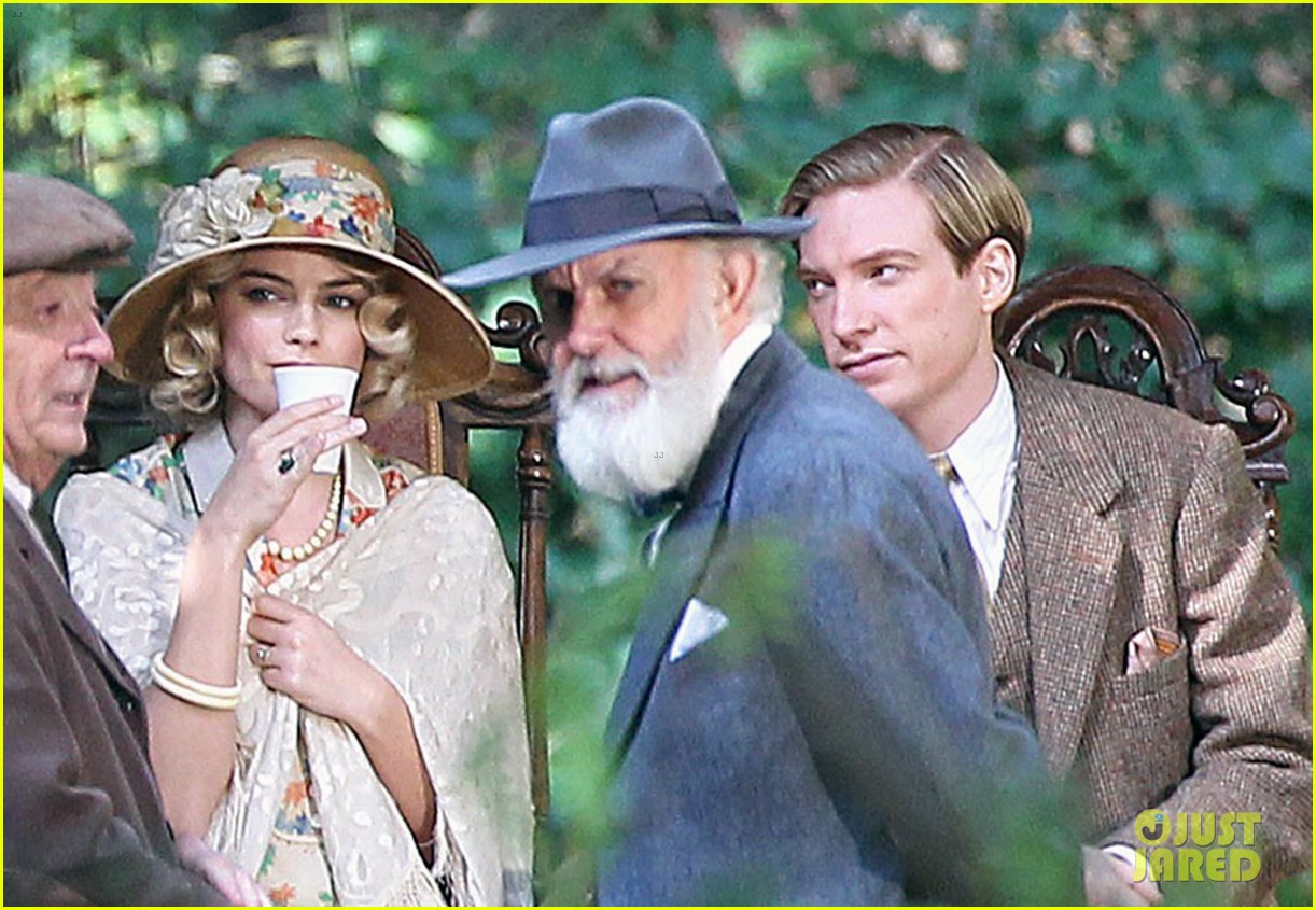 Margot Robbie Gets Into Character for 'Christopher Robin' Movie: Photo ...