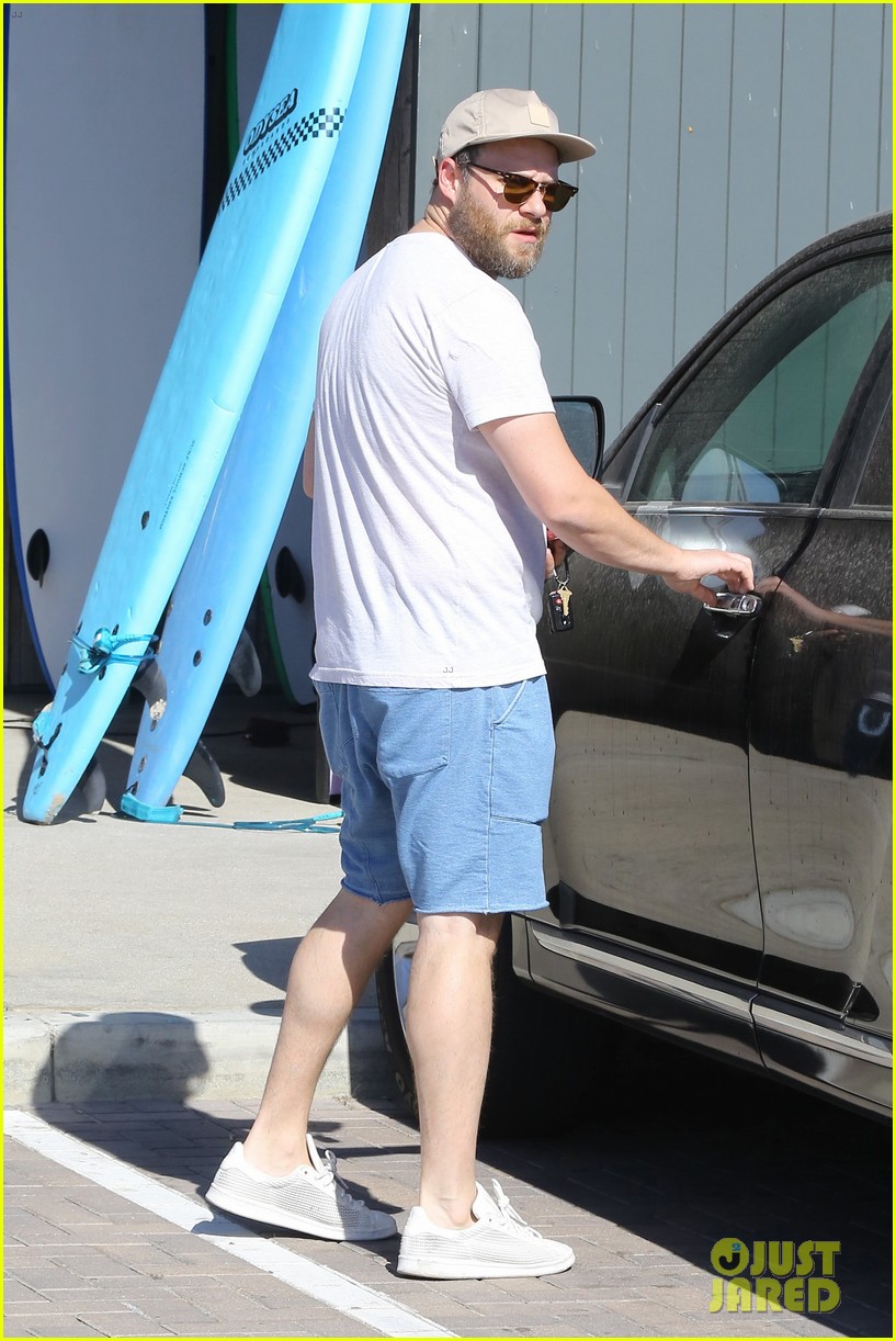 Seth Rogen Picks Up Healthy Snacks at the Grocery Store: Photo 3782712 ...