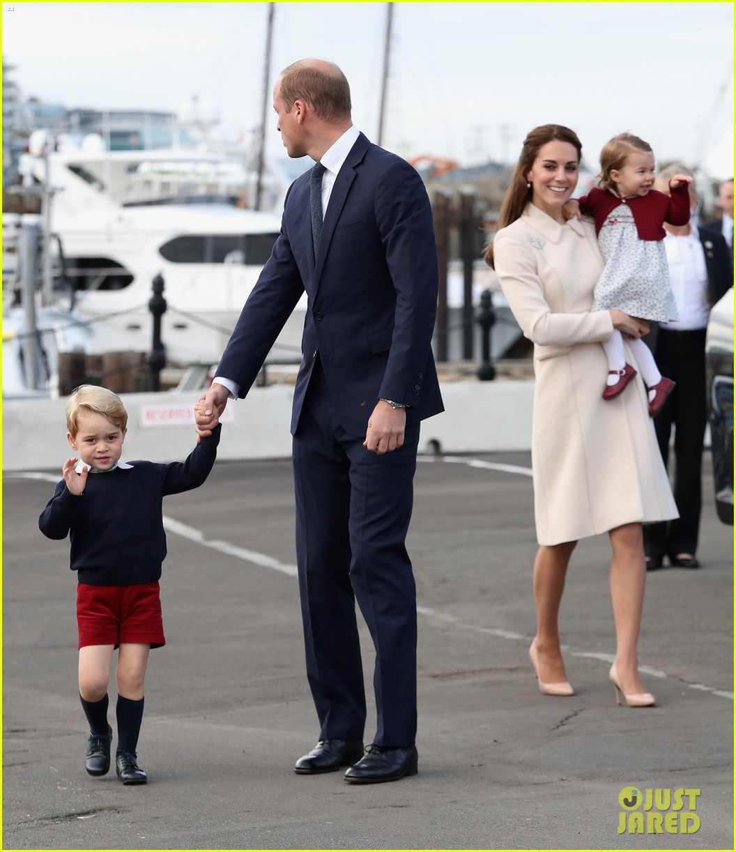 Prince William & Kate Middleton Wave Goodbye to Canada With Prince ...
