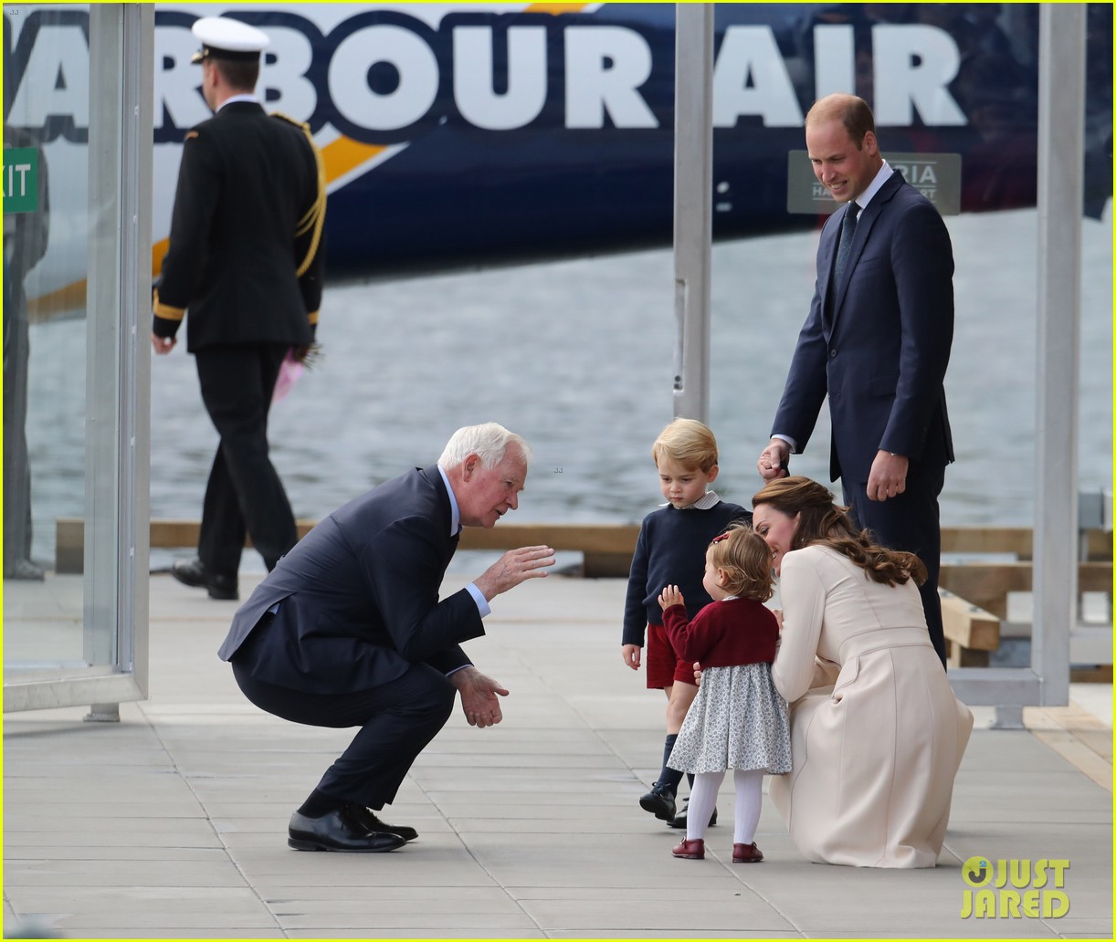 Prince William & Kate Middleton Wave Goodbye to Canada With Prince ...