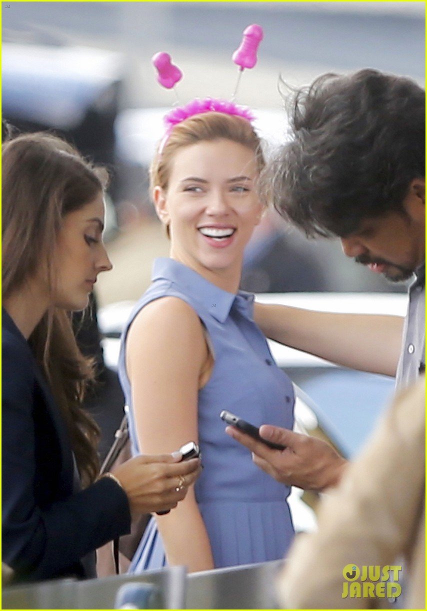 Scarlett Johansson Continues Filming 'Rock That Body' in NYC: Photo ...