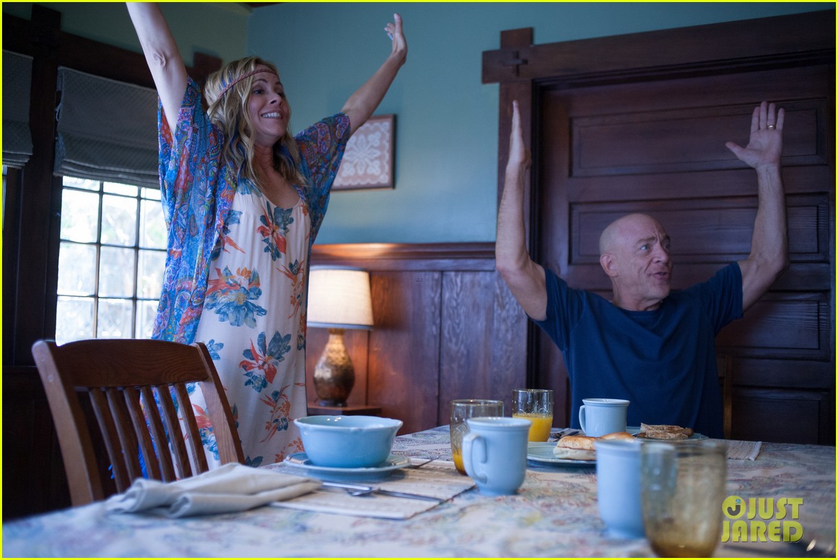 Johnny Simmons Goes Shirtless for 'Late Bloomer' Basketball Scene ...